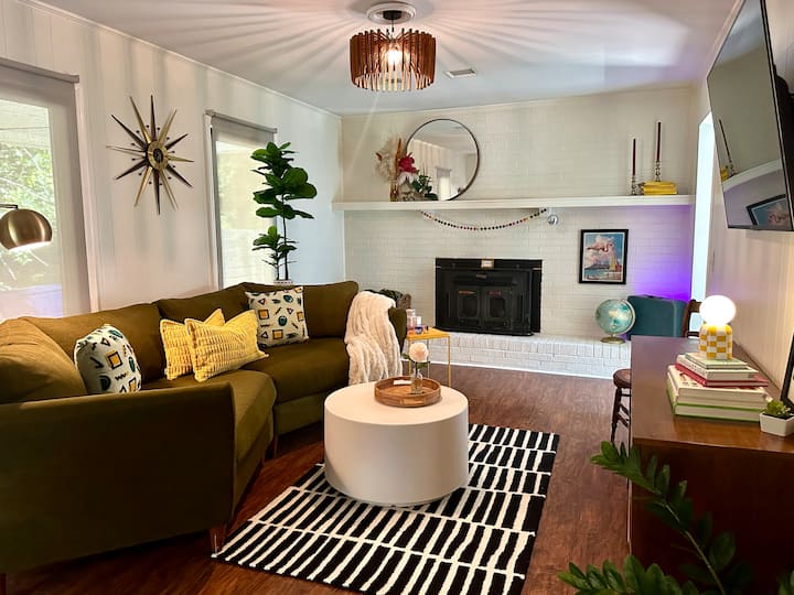 Eclectic+bright Vintage Delight! - Charleston, SC