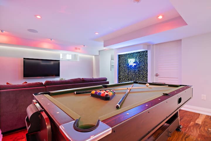 Lux Home -Pool Table, Air Hockey, Foosball+parking - Toronto