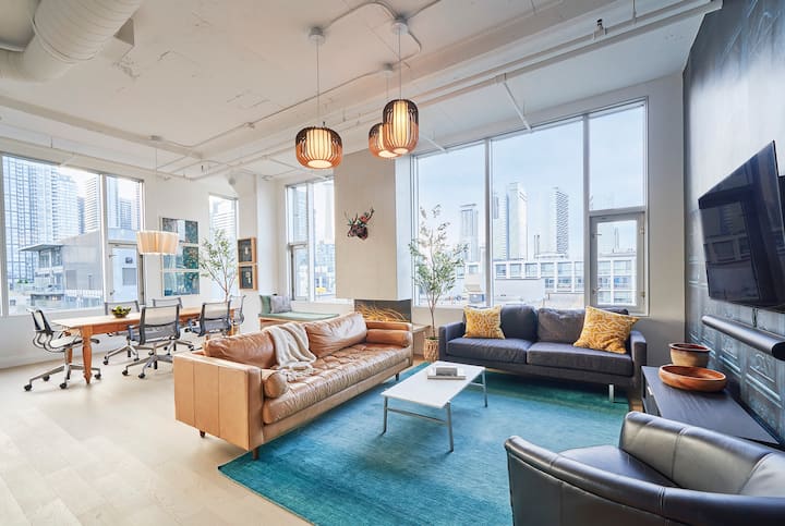 *Wow* Remarkable Skyloft 2 Bdrm - Toronto, ON