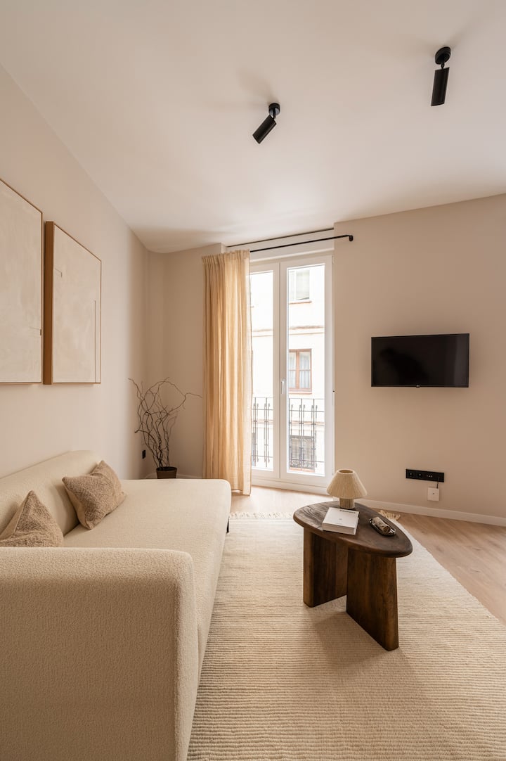 Cuatro Caminos. 2bd. Dos Balcones, Luz Y Diseño. - Madrid