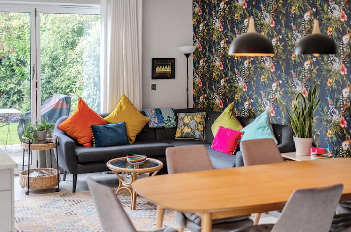 Spacious Family Oasis In Bookham - Shere