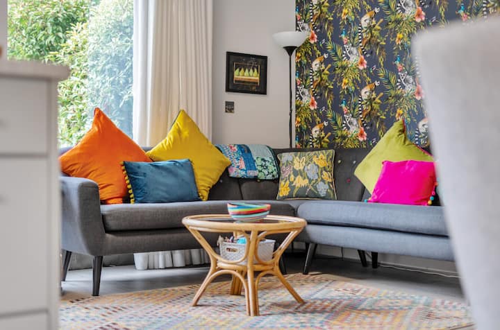 Spacious Family Oasis In Bookham - Dorking