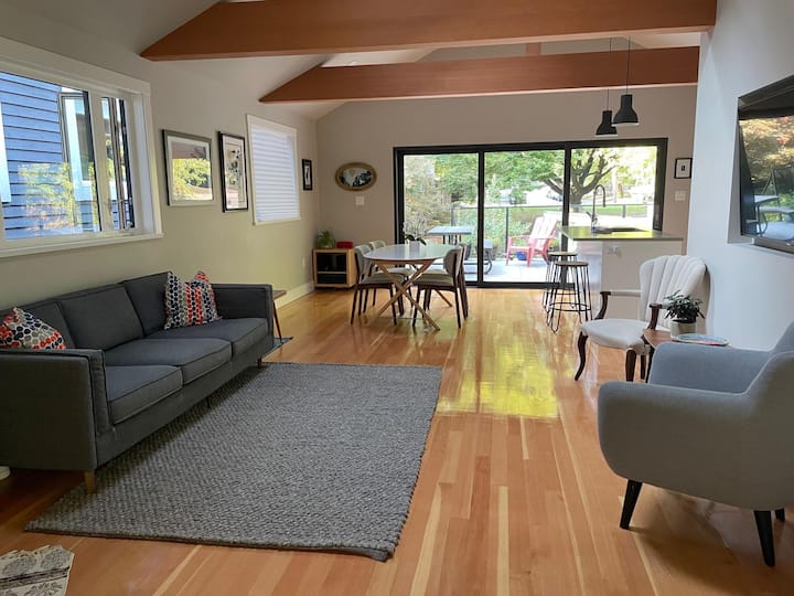 Custom Built 3 Bedroom Home In Central Vancouver - Vancouver