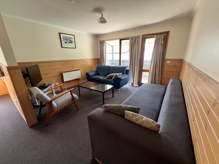 Cedar Cottage - Howmans Gap - Falls Creek