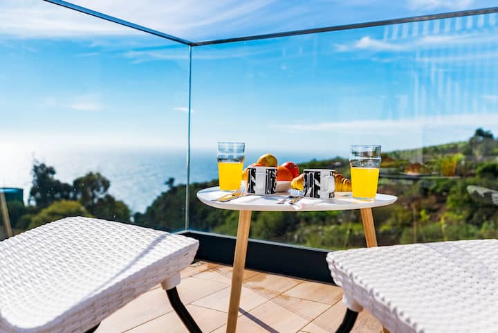 Casa Branca-a,beautiful Sea View - Estreito da Calheta