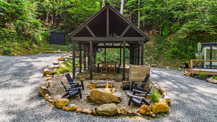 Basecamp Smoky Mountains Group Retreat | Sleeps 17 - Bryson City, NC