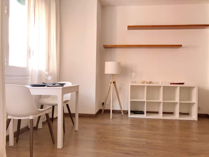 Apartment In Barcelona - Barcelona