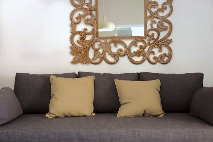 Family-friendly House + Private Patio Near Metro - Rome