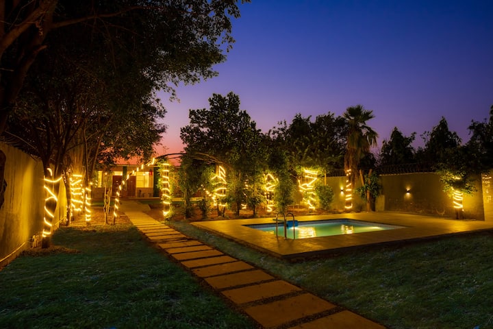 Eden Farms: Swimming Pool, 7 Bedrooms, Lawn &Games - Faridabad