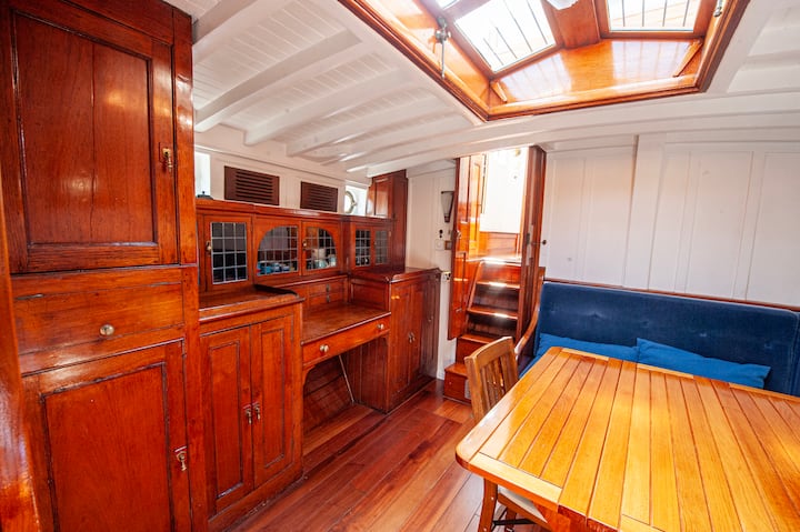 Appartement Dans Petit Yacht Historique. - Dinan