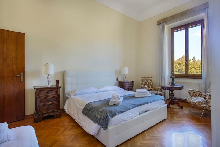 Oltrarno Tasso Apartment In Florence - Florencia