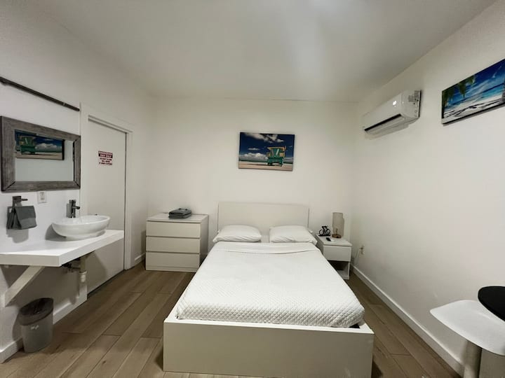 Unit 32 - Miami Wynwood Place - Miami, FL