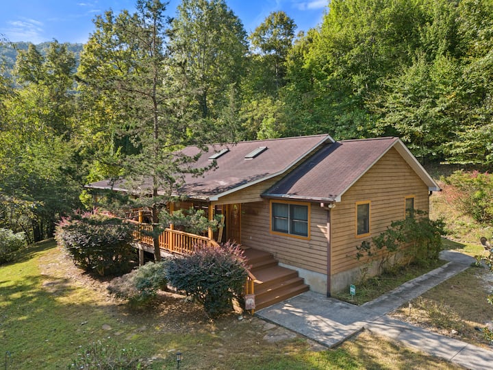 Relaxing 8 Acre Forest Sanctuary Near Lake Chatuge - Chatuge Lake