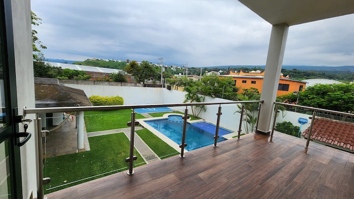 Alberca Con Gran Jardín En Frac. Privado. De Lujo! - Cuernavaca