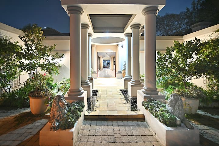 Luxury 6 Bedroom House Sandton - Johannesburg