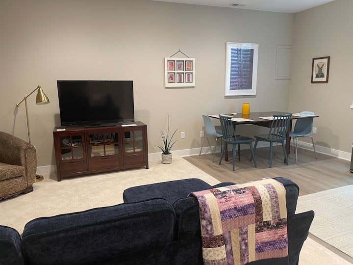 Spacious Basement In Old Town - Broomfield, CO