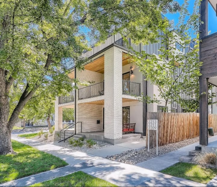 Oasis On The Park - Denver, CO