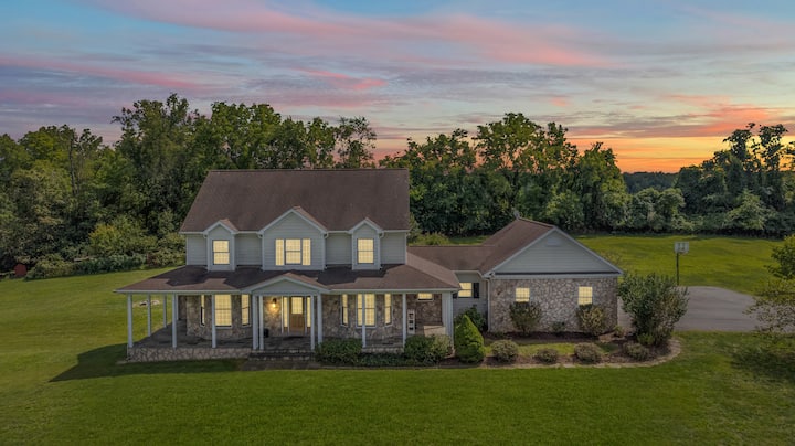 Manor House On 15 Acres With Hot Tub & Fire Pit - Leesburg, VA