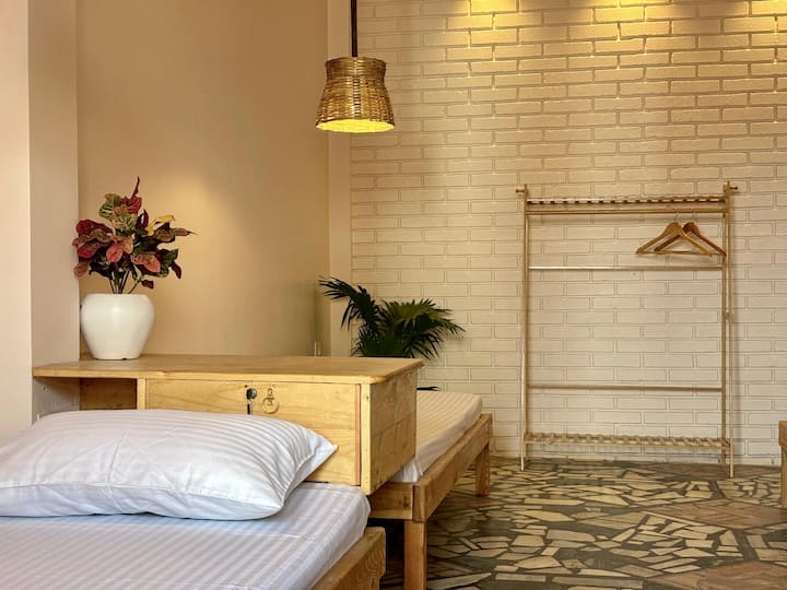 Vintage Family Quad Room (3rd Floor) - Varanasi