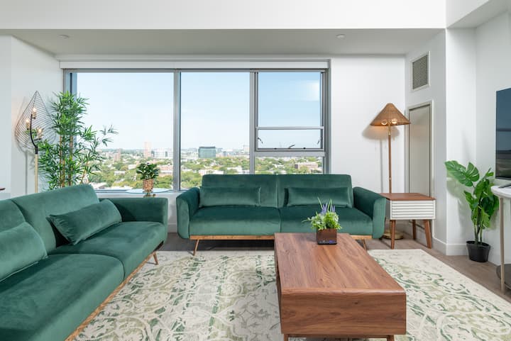 Central Penthouse City Skyline Views, Gym Sleep 8 - Boston, MA
