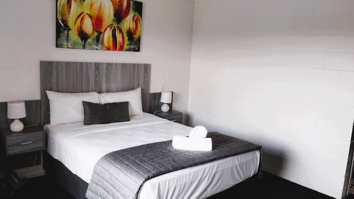Superior Queen Room (With Ensuite) - Tully