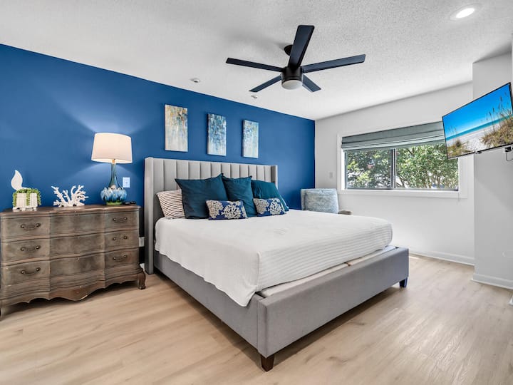 4 Bedroom, 3 Bath Beach Cottage With 2 Golf Carts - Miramar Beach, FL