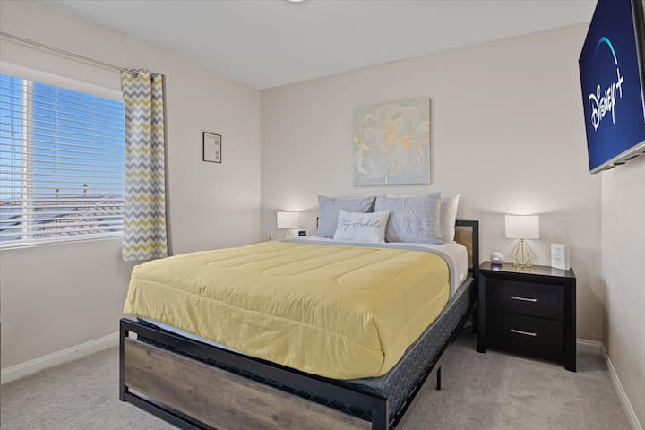 Cozy Guestroom W/ Movie Theater 10 Min To Strip - Las Vegas, NV