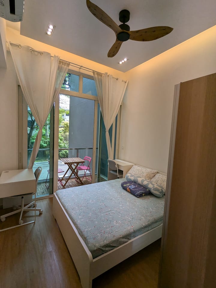 Vacanza@east - Resort Style Co-living Cozy Room 01 - Singapore