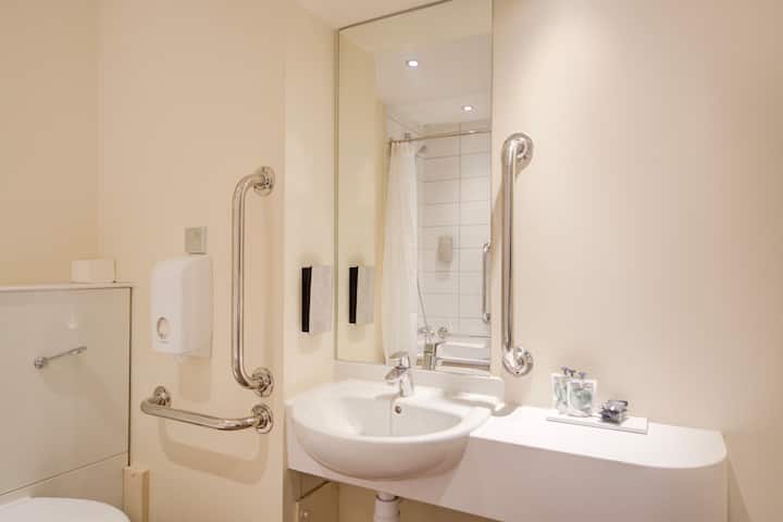 Belvilla Newport City Center Deluxe Double Room - Newport