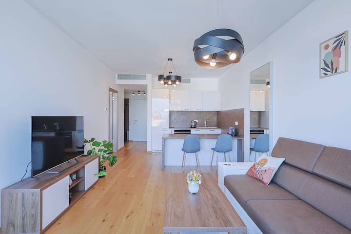 Sky Park Tower 1 - Castle Views With Parking - Bratislava