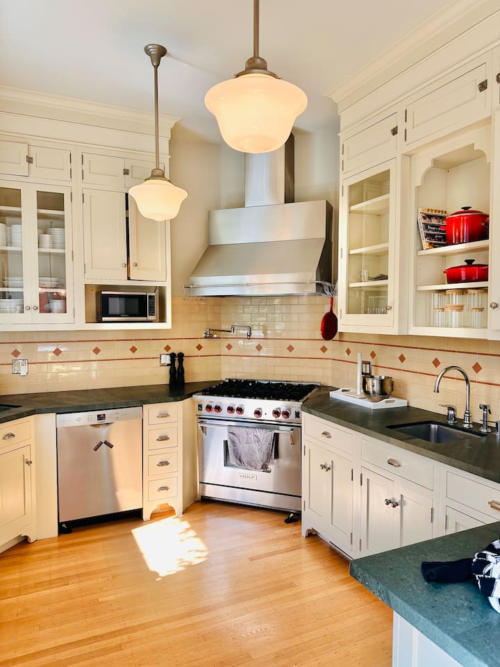 Luxurious 4br Haven W Parking - San Francisco, CA