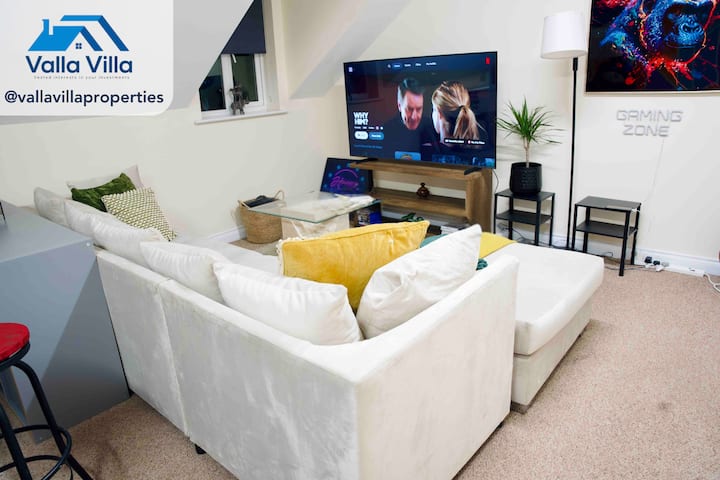 Abington Villa • Sleeps 15+ • Games & Cinema Room - Northampton, UK
