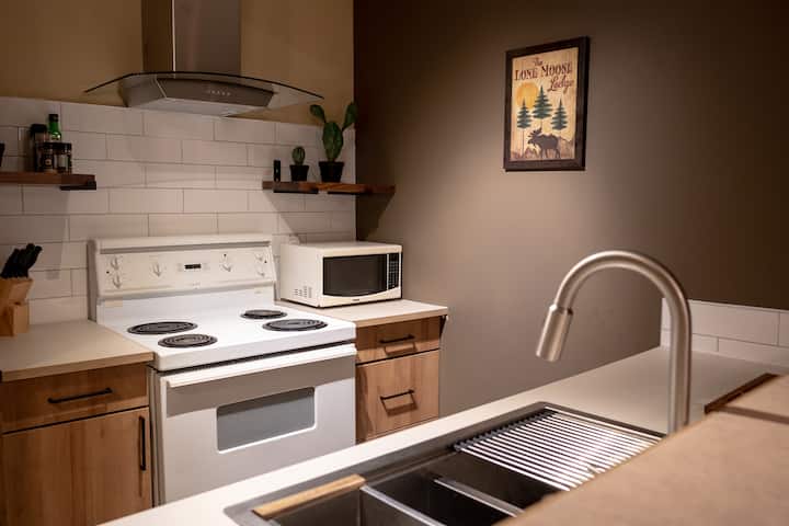 Quiet Guest Suites With Kitchen - Canmore