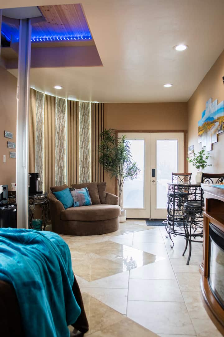 Luxury Studio Apartment Near Balloon Park - Río Rancho, NM