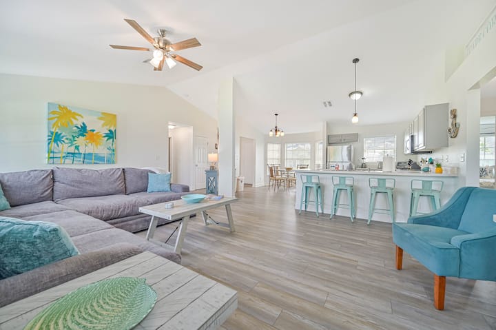 All King Beds, Fully Stocked & Centrally Located! - Cape Coral, FL