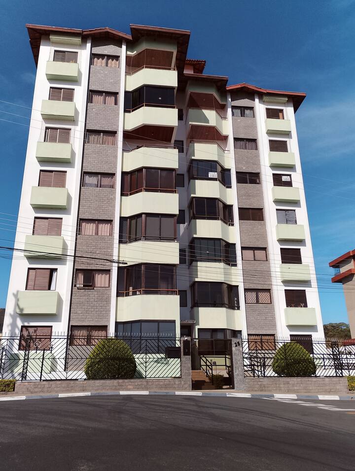 ÓTimo Ap 1 Dorm Com Linda Vista, Piscina E Garagem - Serra Negra