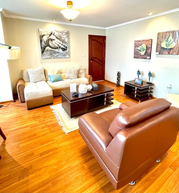 Lujoso Apartamento Con Hermosa Vista A La Ciudad 1 - Cuenca