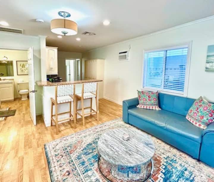 Hb Hideaway: Downtown Gem With Bikes & Beach Vibes - Huntington Beach, CA