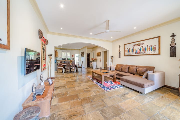 Diani Beach Luxury 2br Stay | Pool & Housekeeping - Diani Beach