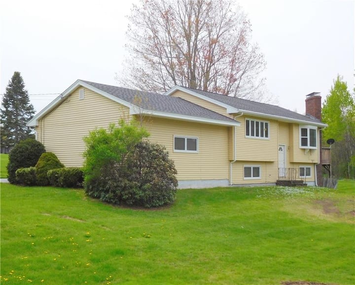 Clean, Quiet, Privacy Affordable Stay - Maine