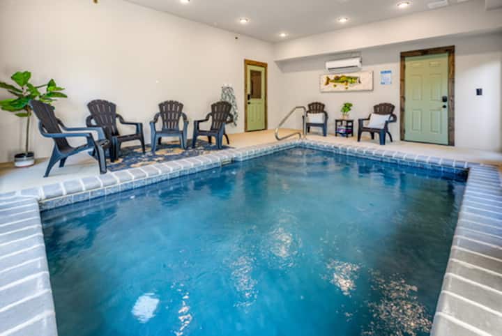1 Mile To Dollywood/pool/jacuzzi/theatre/sleeps 16 - Pigeon Forge