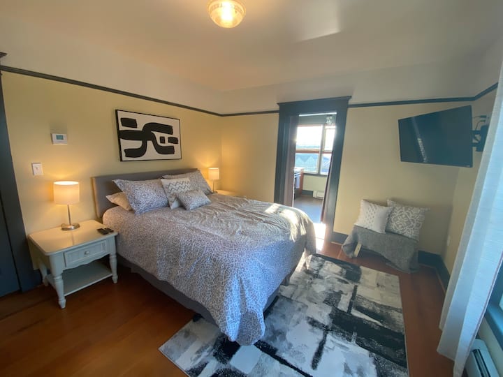 Elegant Mansion Retreat! - Portland, OR