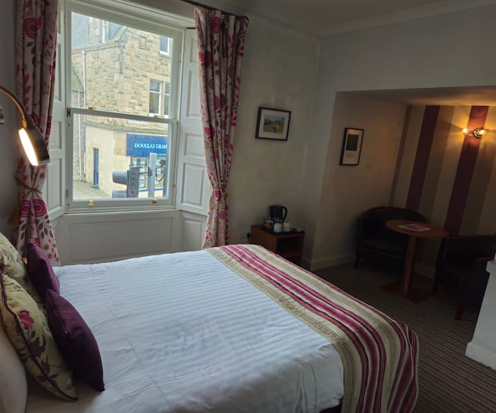 25% Off County Hotel King En-suite Roomfreeparking - Melrose