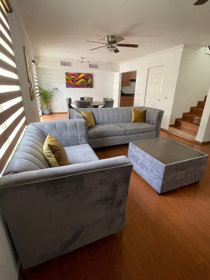 Bonita Casa Cerca Aeropuerto En Cerrada Privada - Torreón