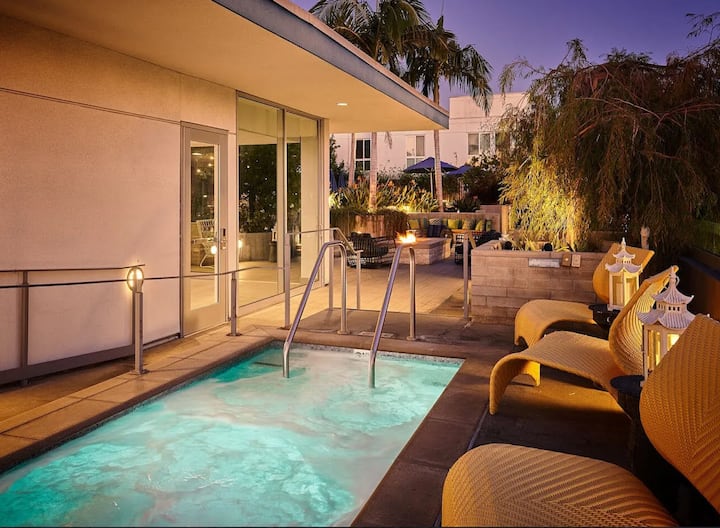 Hidden Gem - West Hollywood | 1bd | Pool & Parking - Los Angeles, CA