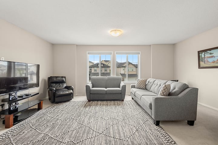 Single Family
Home-6guests+4beds+2.5bath+ac+garage - Calgary