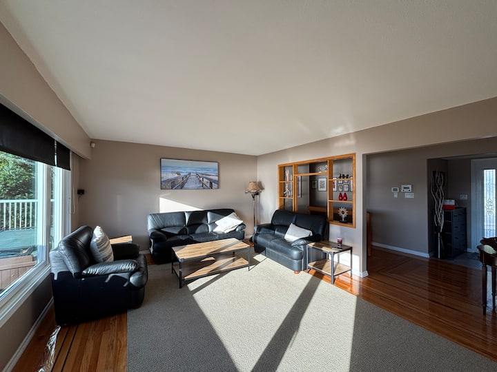 Sunset Shores Retreat - Powell River