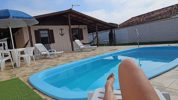 Casa De Praia Tipo Chalé Com Piscina E Wi-fi - Paranaguá