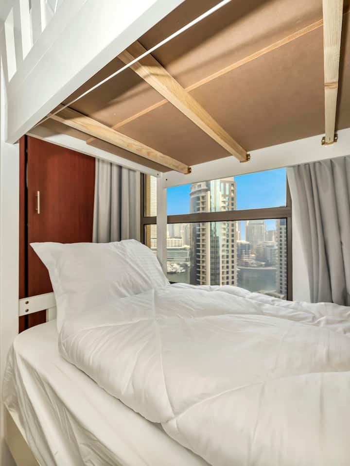 Cozy Bunk Bed Shared Space In Jbr2 - Dubái
