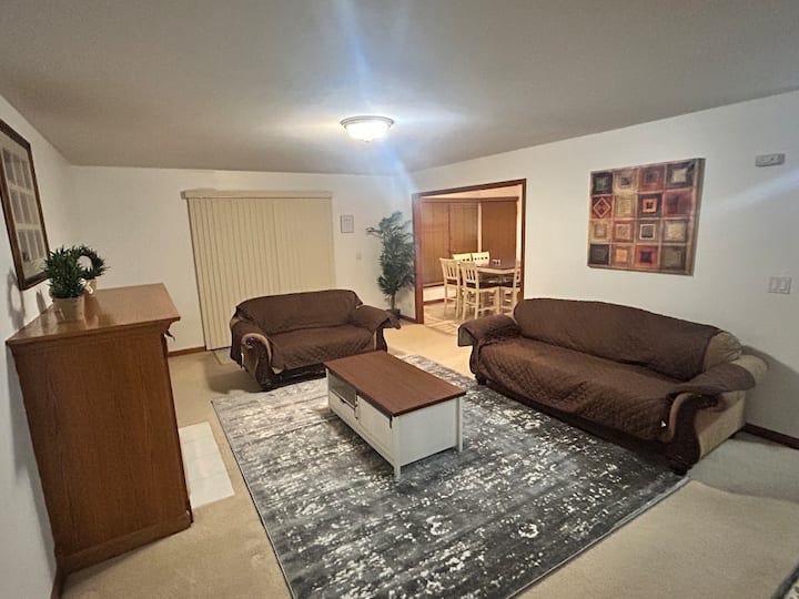 Spacious Deck & Balcony, Game Area, Garage - Wheaton
